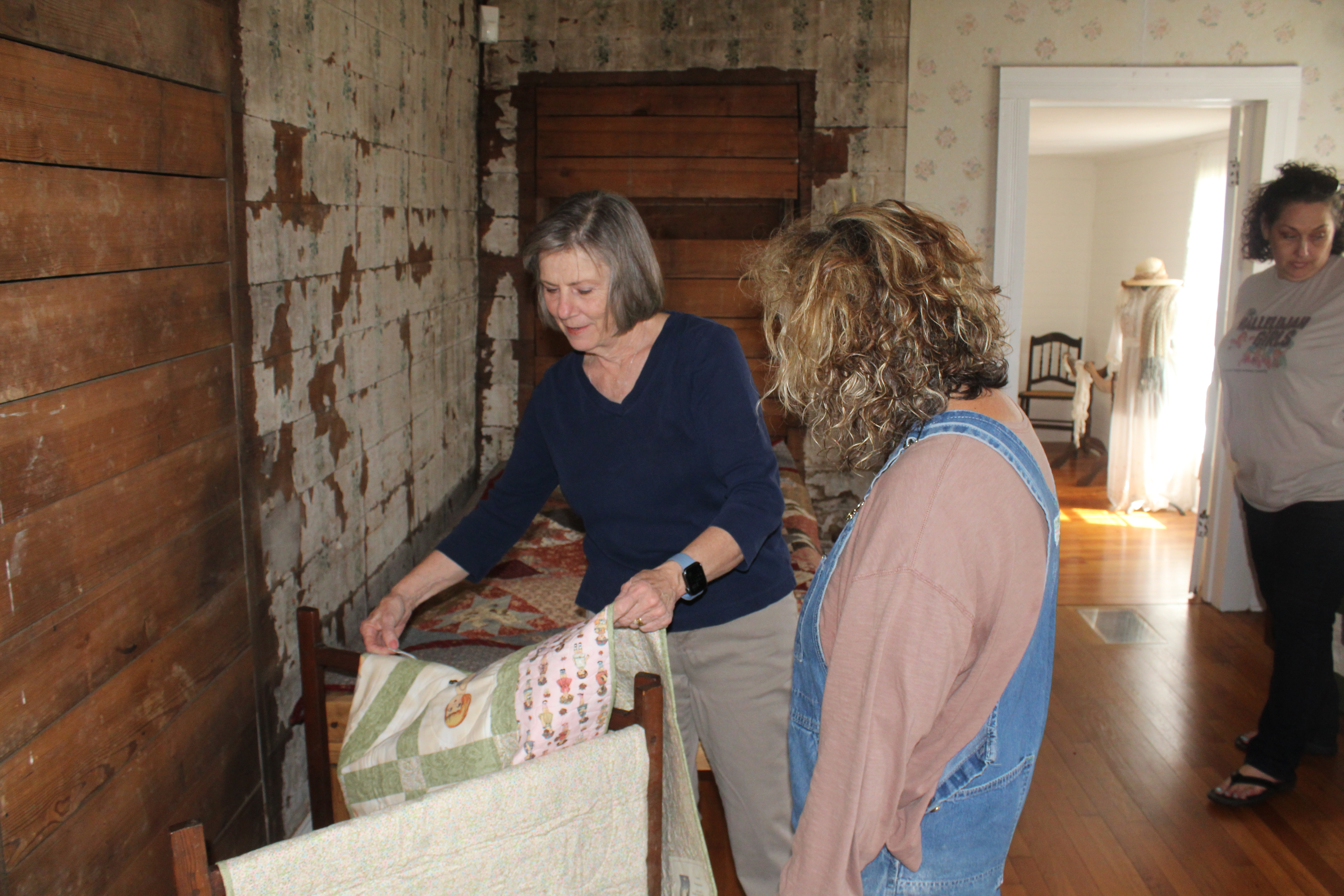 PHOTO GALLERY: Airing of the Quilts - The Stanly News & Press | The ...