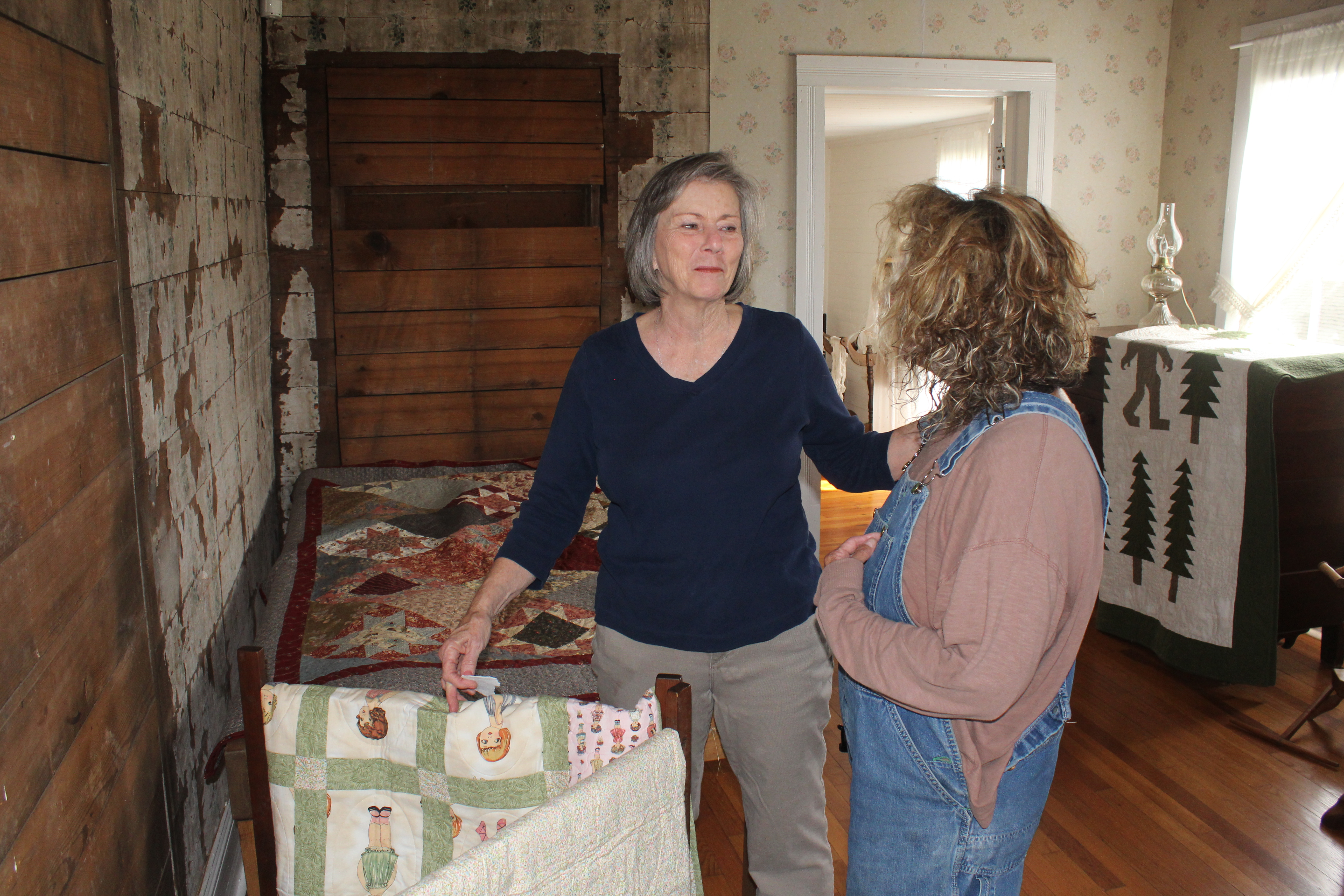 PHOTO GALLERY: Airing of the Quilts - The Stanly News & Press | The ...