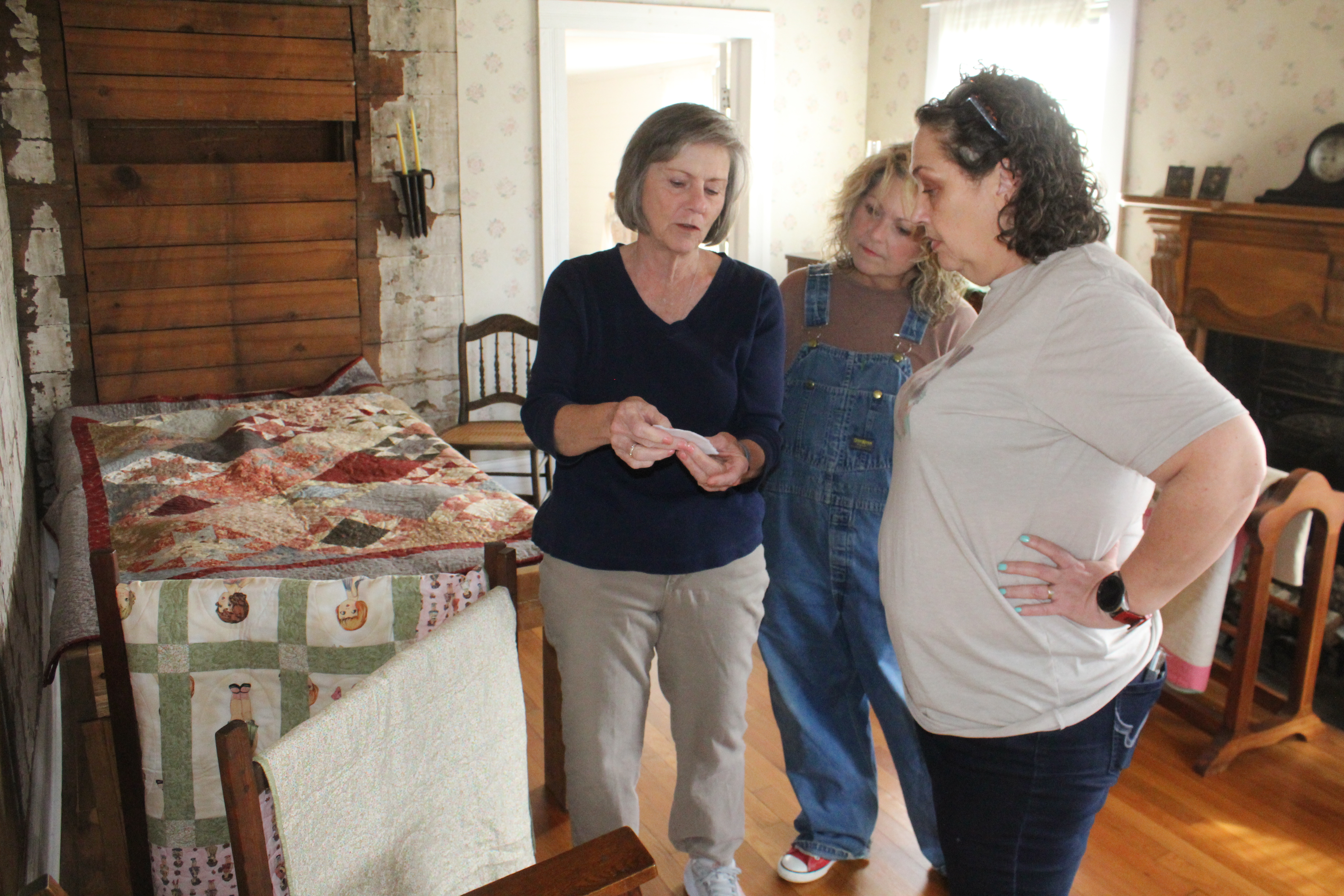 PHOTO GALLERY: Airing of the Quilts - The Stanly News & Press | The ...