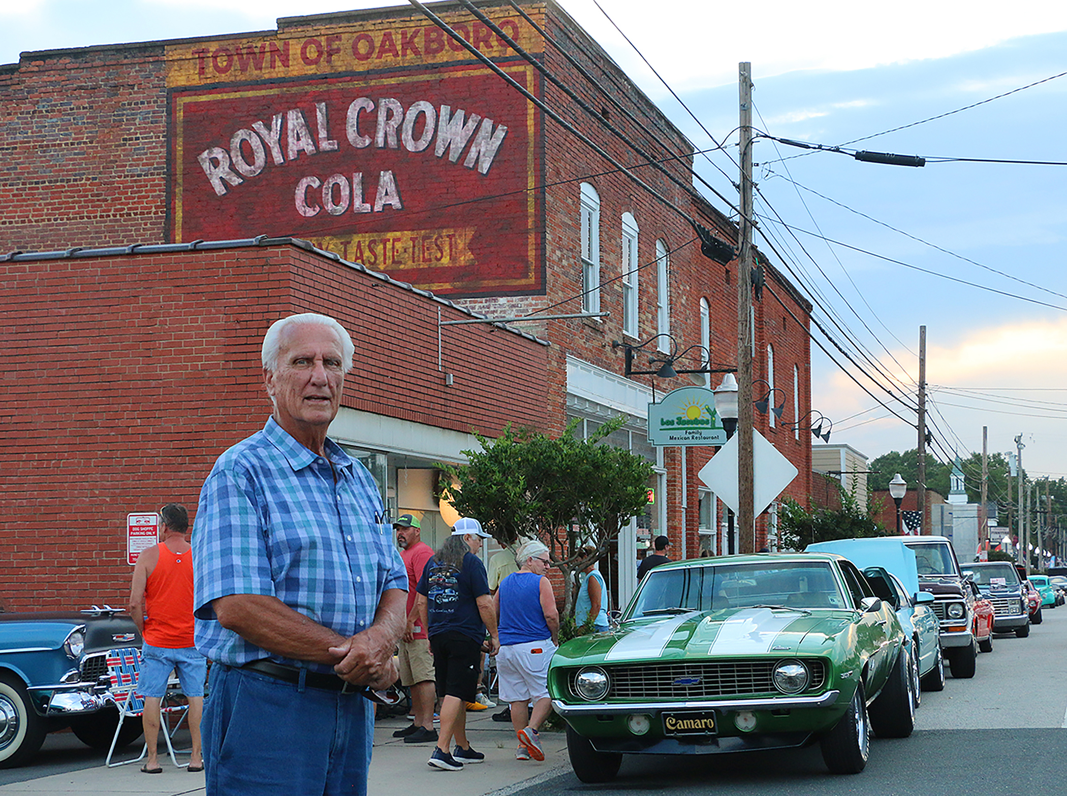Crayton looks back on 20 years of cars, friends at Oakboro Cruise-In ...